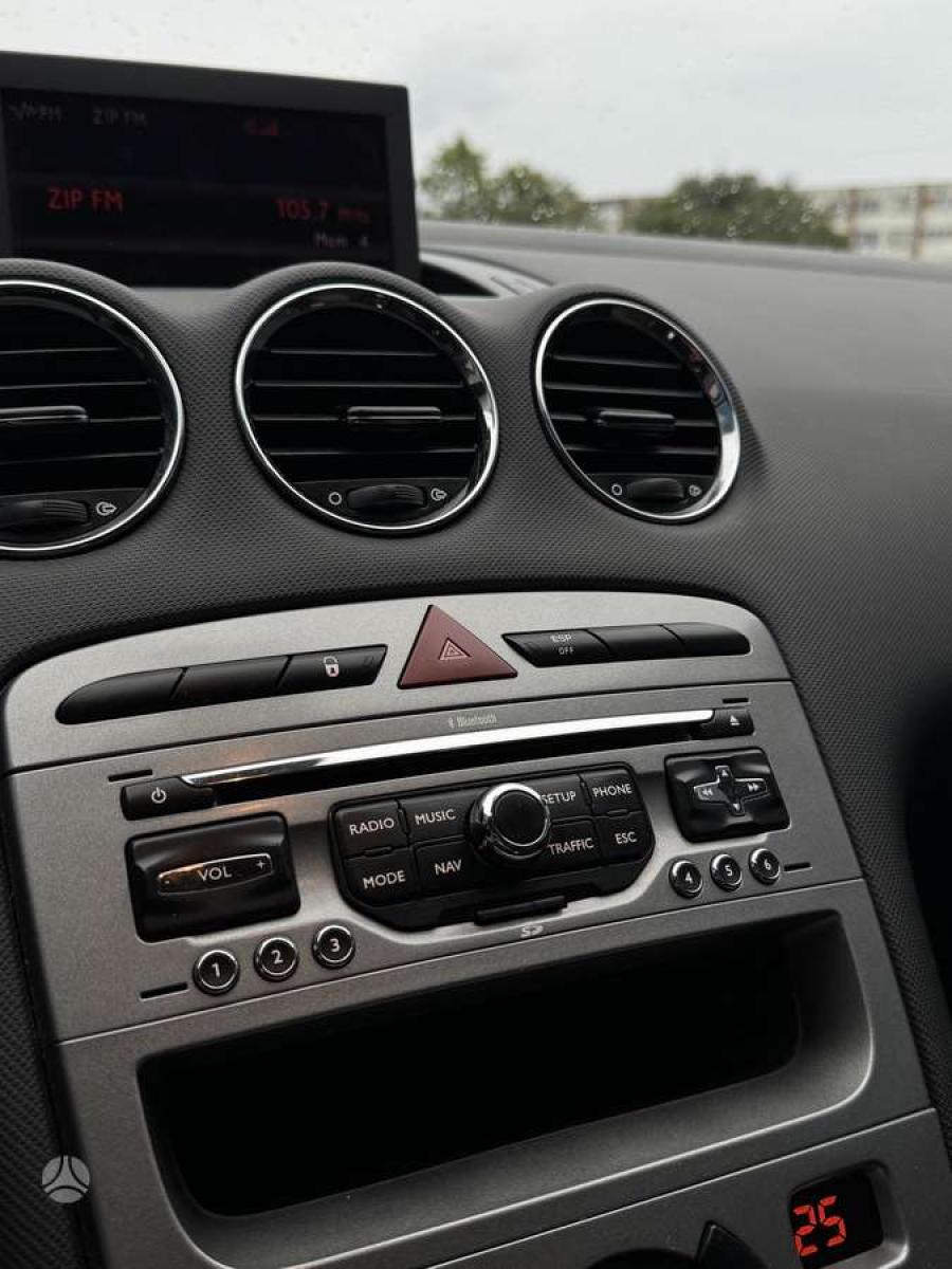 Black Peugeot 308 2010 in Taurage, with an engine capacity of 2.00 L and mileage of 316 thousand km for 1850 €, photo 15 on AUTOMOTO.COM.LV