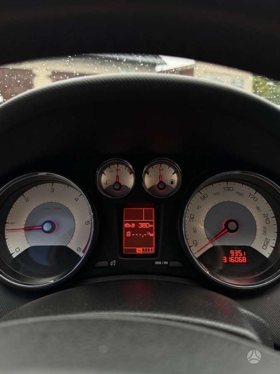 Melns Peugeot 308 2010 Tauragė, ar dzinēja tilpumu 2.00 L un nobraukumu 316 tūkst. km par 1850 €, foto 19 vietnē AUTOMOTO.COM.LV
