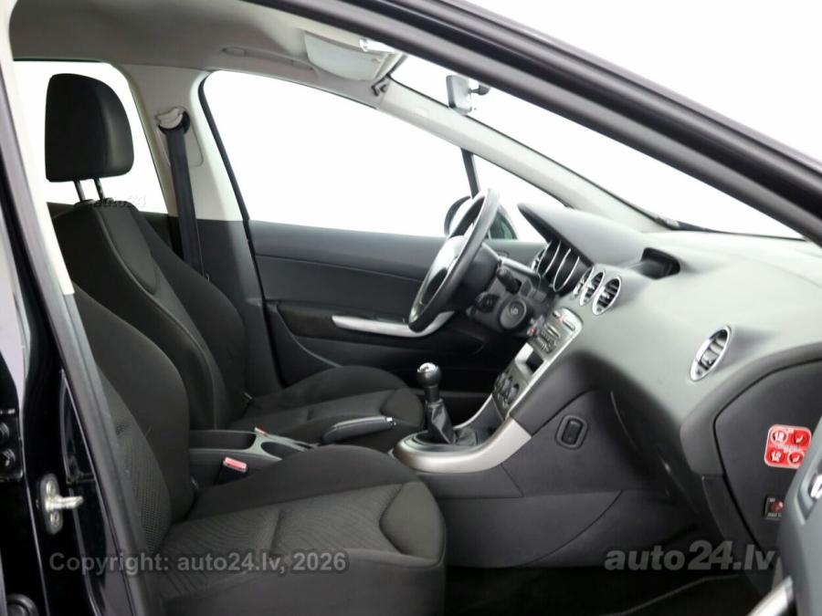 Black Peugeot 308 2011 in Tallinn, with an engine capacity of 1.60 L and mileage of 157 thousand km for 2199 €, photo 6 on AUTOMOTO.COM.LV