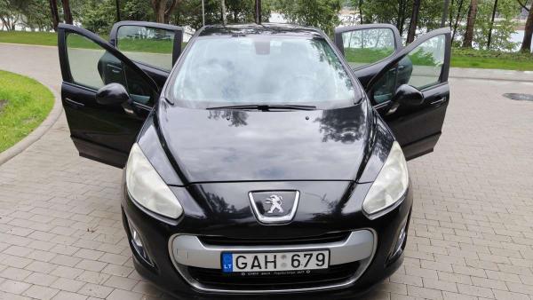 Melns Peugeot 308 2011 Kauņa, ar dzinēja tilpumu 1.60 L un nobraukumu 180 tūkst. km par 2250 €, foto 5 vietnē AUTOMOTO.COM.LV