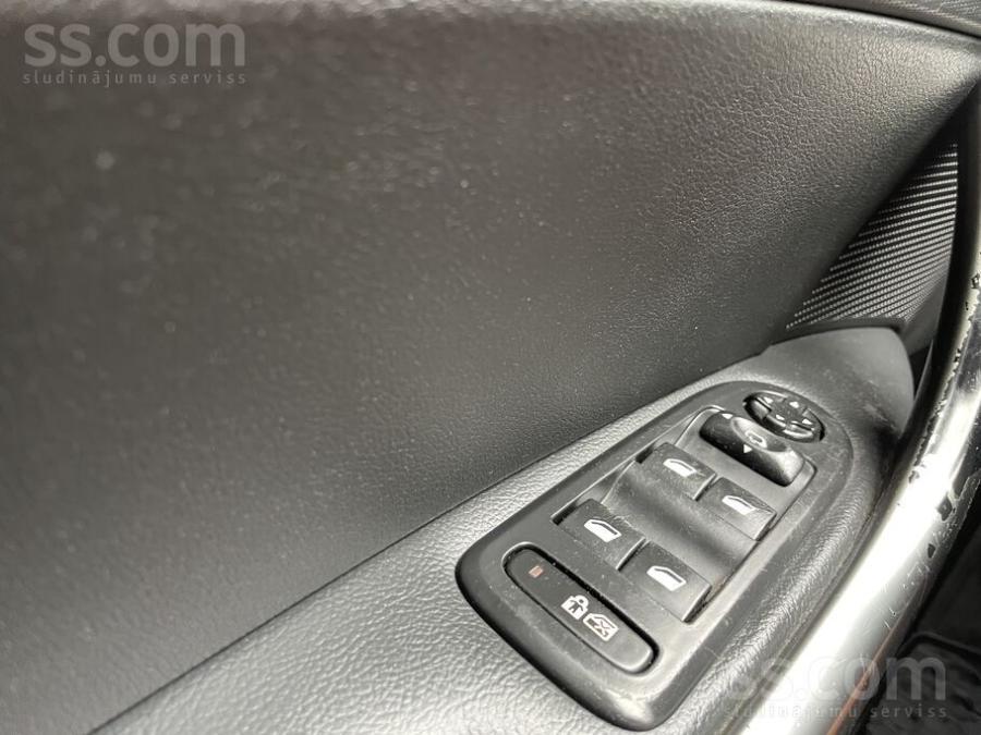 Melns Peugeot 308 2011 Talsi, ar dzinēja tilpumu 1.60 L un nobraukumu 252 tūkst. km par 2300 €, foto 13 vietnē AUTOMOTO.COM.LV