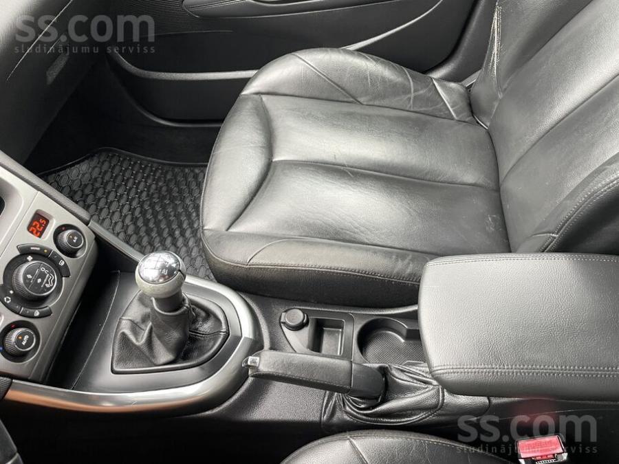 Melns Peugeot 308 2011 Talsi, ar dzinēja tilpumu 1.60 L un nobraukumu 252 tūkst. km par 2300 €, foto 20 vietnē AUTOMOTO.COM.LV