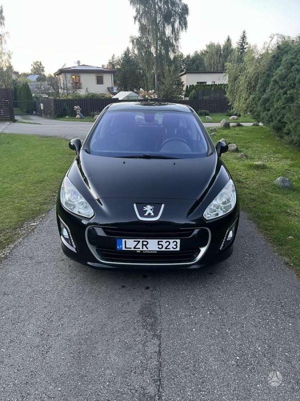 Black Peugeot 308 2011 in Vilnius, with an engine capacity of 1.56 L and mileage of 137 thousand km for 2000 €, photo 4 on AUTOMOTO.COM.LV