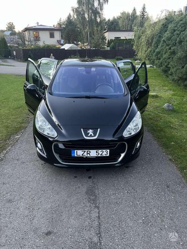 Black Peugeot 308 2011 in Vilnius, with an engine capacity of 1.56 L and mileage of 137 thousand km for 2000 €, photo 8 on AUTOMOTO.COM.LV