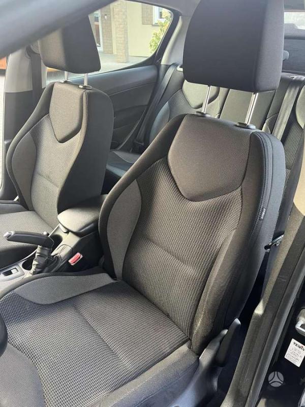 Black Peugeot 308 2011 in Vilnius, with an engine capacity of 1.56 L and mileage of 137 thousand km for 2000 €, photo 11 on AUTOMOTO.COM.LV