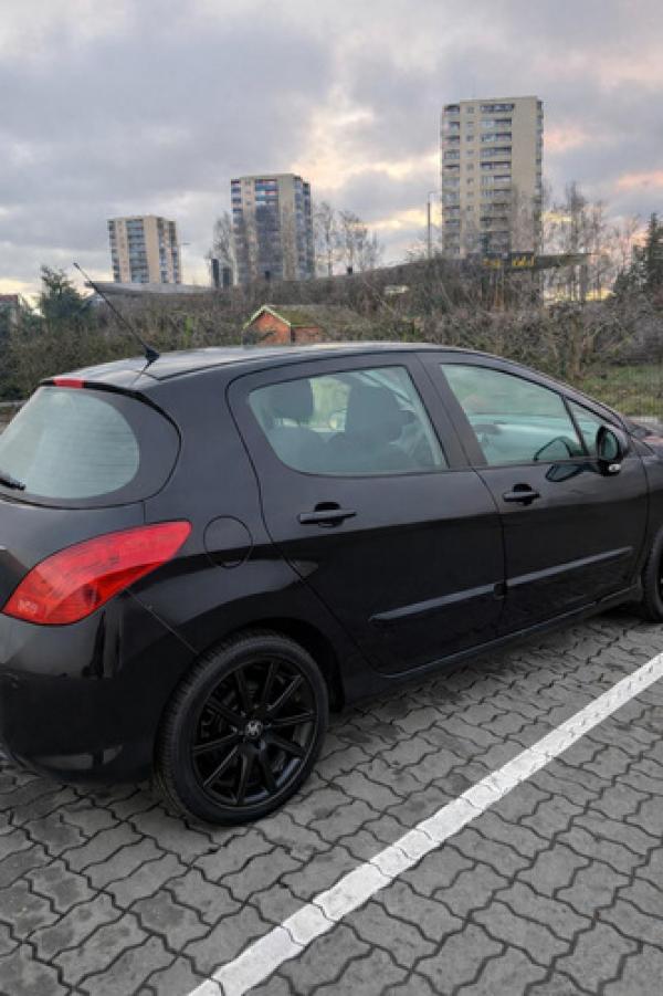 Melns Peugeot 308 2012 Tallina, ar dzinēja tilpumu 0.00 L un nobraukumu 170 tūkst. km par 2800 €, foto 2 vietnē AUTOMOTO.COM.LV