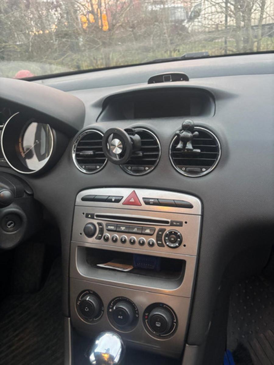 Melns Peugeot 308 2012 Tallina, ar dzinēja tilpumu 0.00 L un nobraukumu 170 tūkst. km par 2800 €, foto 7 vietnē AUTOMOTO.COM.LV