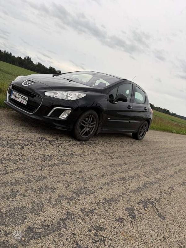 Melns Peugeot 308 2013 Kauņa, ar dzinēja tilpumu 1.56 L un nobraukumu 329 tūkst. km par 4300 €, foto 7 vietnē AUTOMOTO.COM.LV