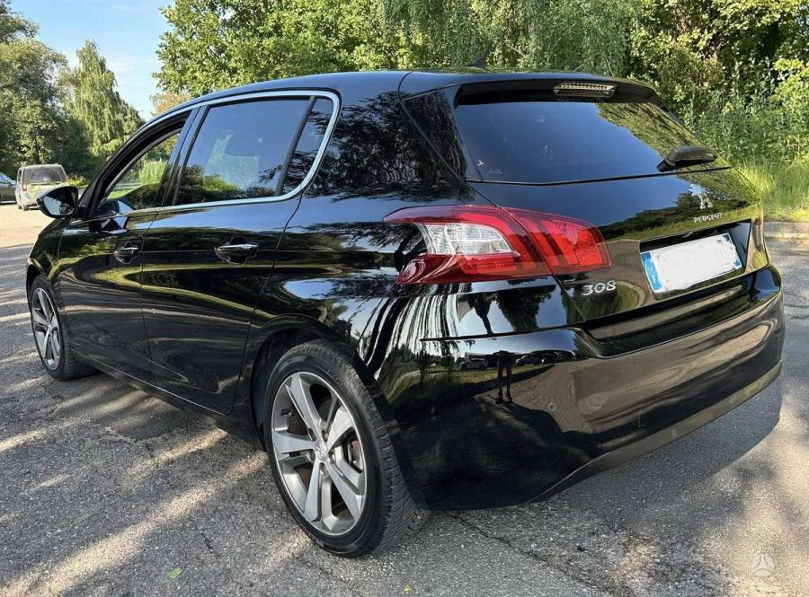 Black Peugeot 308 2014 in Taurage, with an engine capacity of 1.60 L and mileage of 215 thousand km for 4800 €, photo 4 on AUTOMOTO.COM.LV