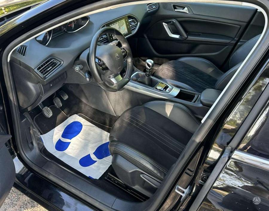 Black Peugeot 308 2014 in Taurage, with an engine capacity of 1.60 L and mileage of 215 thousand km for 4800 €, photo 13 on AUTOMOTO.COM.LV