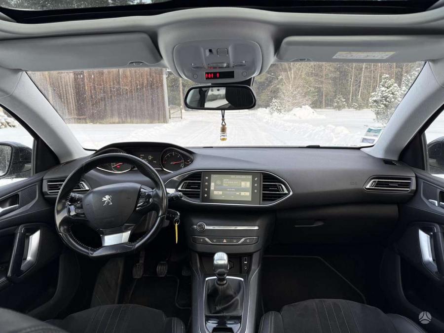 Melns Peugeot 308 2015 Tauragė, ar dzinēja tilpumu 2.00 L un nobraukumu 231 tūkst. km par 6200 €, foto 18 vietnē AUTOMOTO.COM.LV