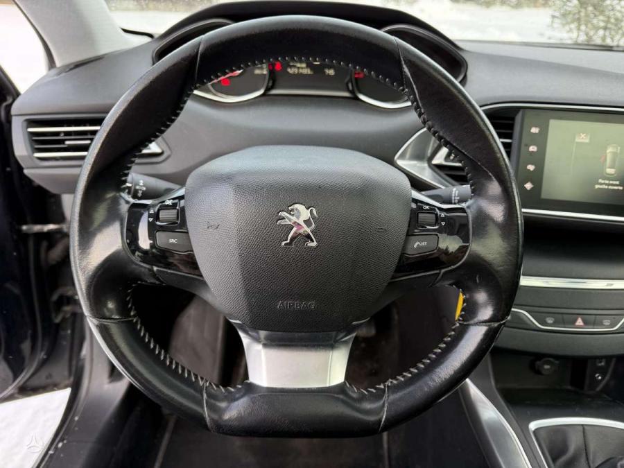 Melns Peugeot 308 2015 Tauragė, ar dzinēja tilpumu 2.00 L un nobraukumu 231 tūkst. km par 6200 €, foto 20 vietnē AUTOMOTO.COM.LV