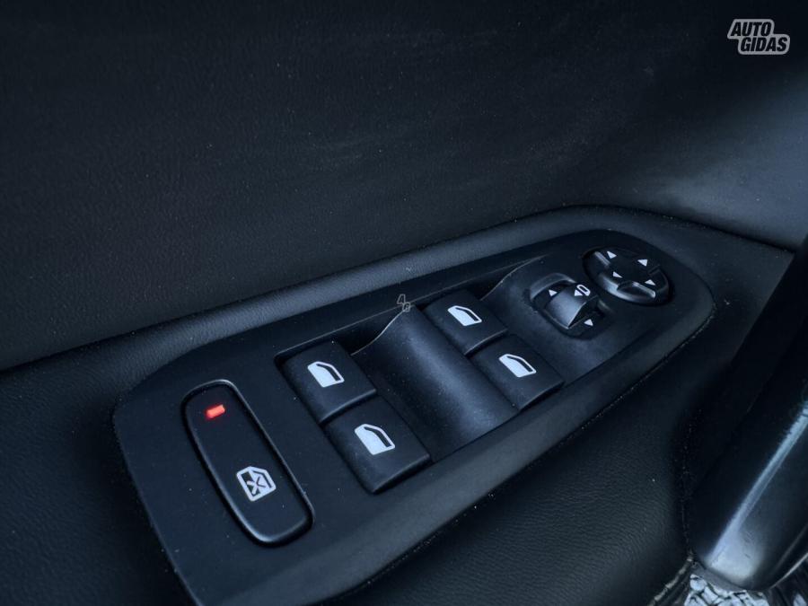 Melns Peugeot 308 2015 Viļņa, ar dzinēja tilpumu 1.20 L un nobraukumu 125 tūkst. km par 7900 €, foto 18 vietnē AUTOMOTO.COM.LV