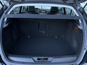 Melns Peugeot 308 2015 Viļņa, ar dzinēja tilpumu 1.20 L un nobraukumu 125 tūkst. km par 7900 €, foto 21 vietnē AUTOMOTO.COM.LV