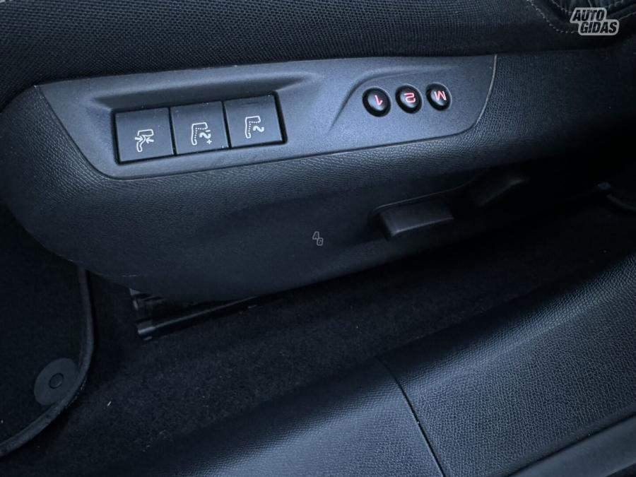 Melns Peugeot 308 2015 Viļņa, ar dzinēja tilpumu 1.20 L un nobraukumu 125 tūkst. km par 7900 €, foto 24 vietnē AUTOMOTO.COM.LV