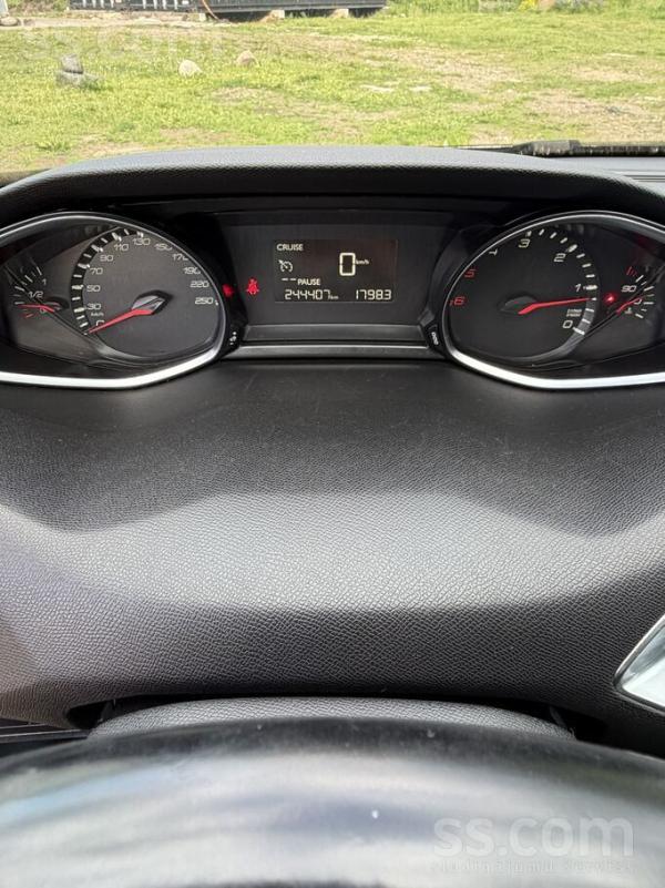 Melns Peugeot 308 2015 Rīga, ar dzinēja tilpumu 1.60 L un nobraukumu 244 tūkst. km par 4500 €, foto 4 vietnē AUTOMOTO.COM.LV