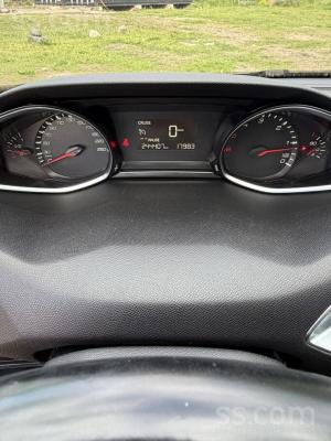 Black Peugeot 308 2015 in Riga, with an engine capacity of 1.60 L and mileage of 244 thousand km for 4500 €, photo 5 on AUTOMOTO.COM.LV