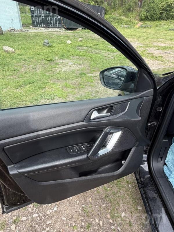 Melns Peugeot 308 2015 Rīga, ar dzinēja tilpumu 1.60 L un nobraukumu 244 tūkst. km par 4500 €, foto 9 vietnē AUTOMOTO.COM.LV