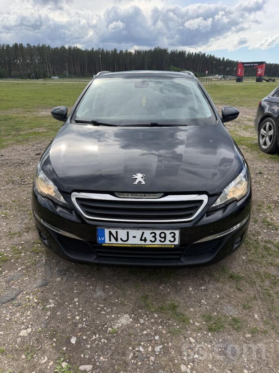 Black Peugeot 308 2015 in Riga, with an engine capacity of 1.60 L and mileage of 244 thousand km for 4500 €, photo 11 on AUTOMOTO.COM.LV