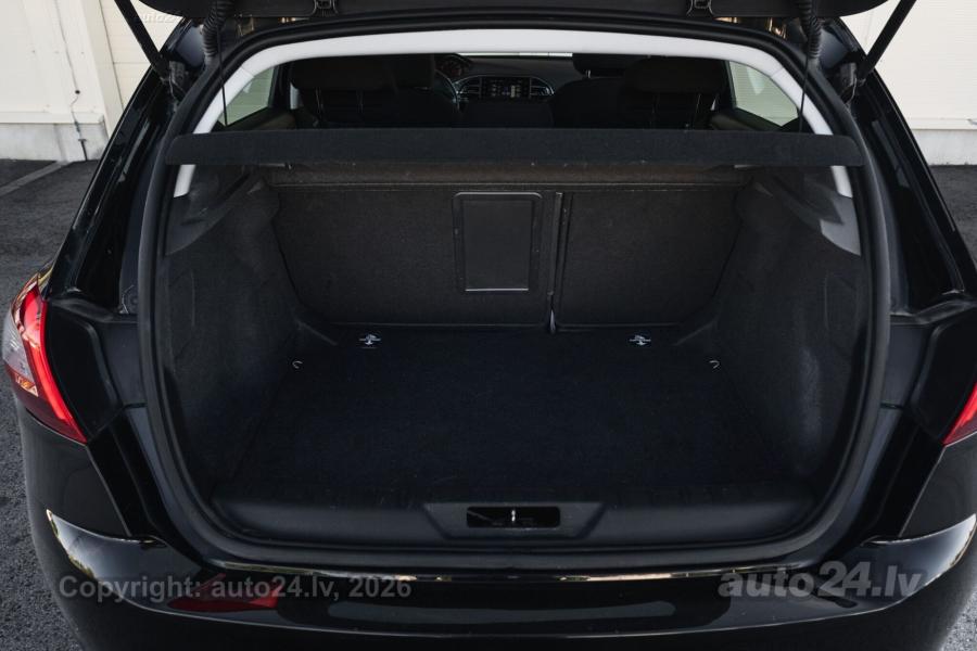 Melns Peugeot 308 2015 Tallina, ar dzinēja tilpumu 1.20 L un nobraukumu 178 tūkst. km par 7499 €, foto 13 vietnē AUTOMOTO.COM.LV