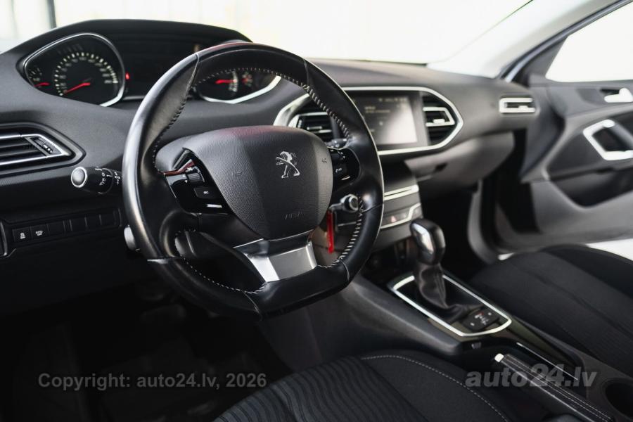 Melns Peugeot 308 2015 Tallina, ar dzinēja tilpumu 1.20 L un nobraukumu 178 tūkst. km par 7499 €, foto 16 vietnē AUTOMOTO.COM.LV