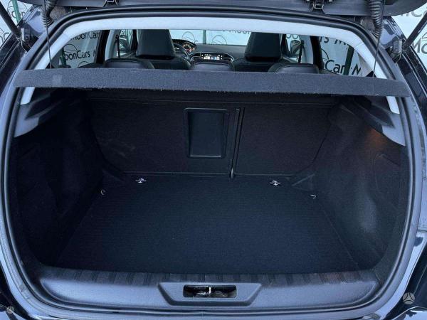 Black Peugeot 308 2015 in Vilnius, with an engine capacity of 1.20 L and mileage of 125 thousand km for 7900 €, photo 9 on AUTOMOTO.COM.LV