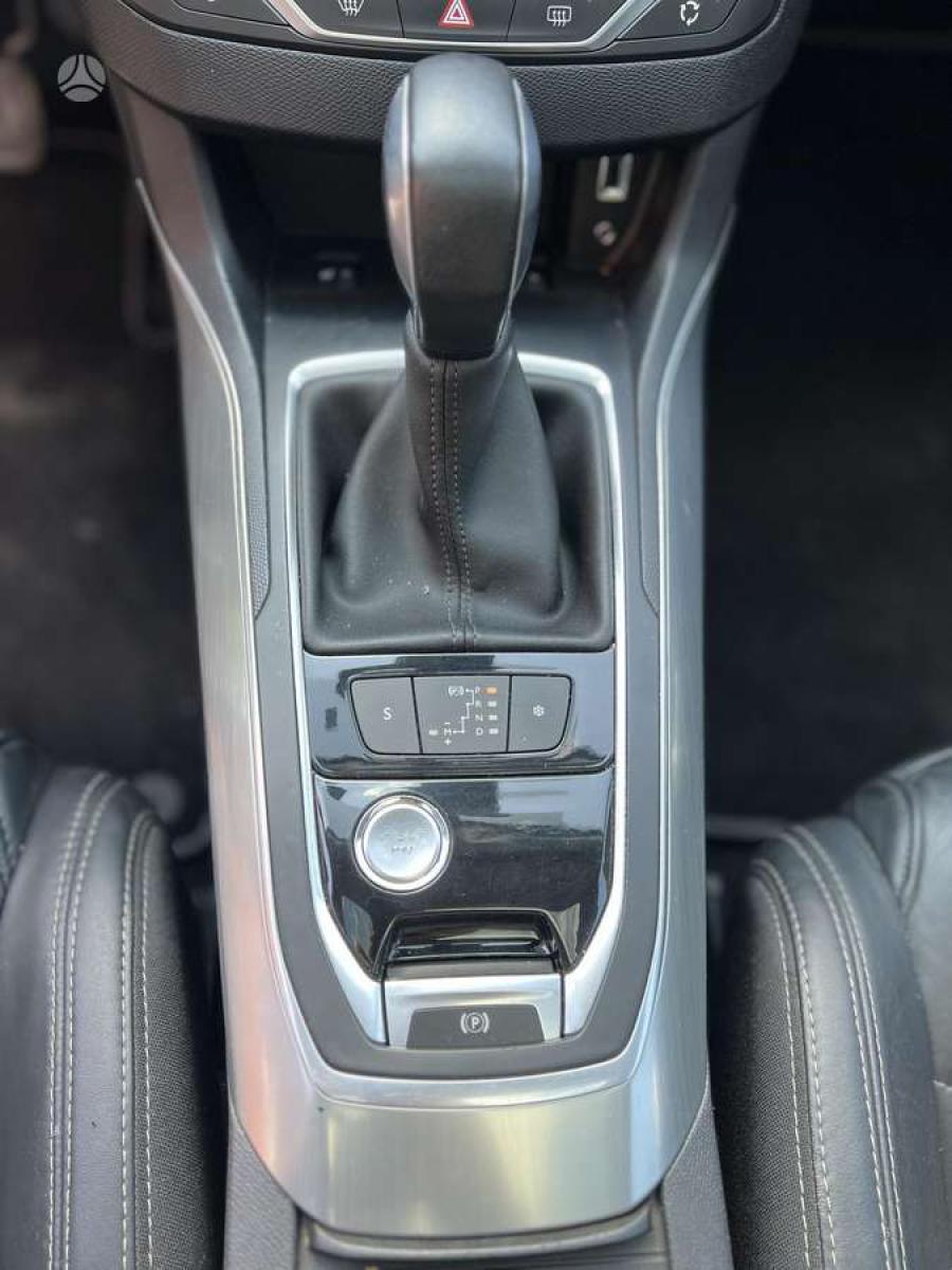 Black Peugeot 308 2015 in Taurage, with an engine capacity of 2.00 L and mileage of 268 thousand km for 6200 €, photo 16 on AUTOMOTO.COM.LV