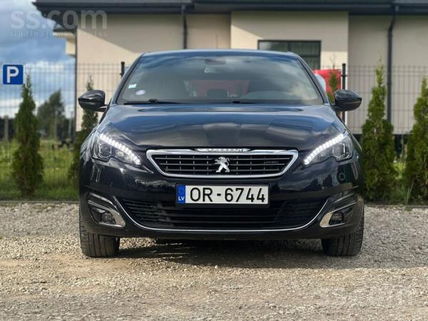 Black Peugeot 308 2015 in Jelgava, with an engine capacity of 1.20 L and mileage of 0 thousand km for 6690 €, photo 3 on AUTOMOTO.COM.LV