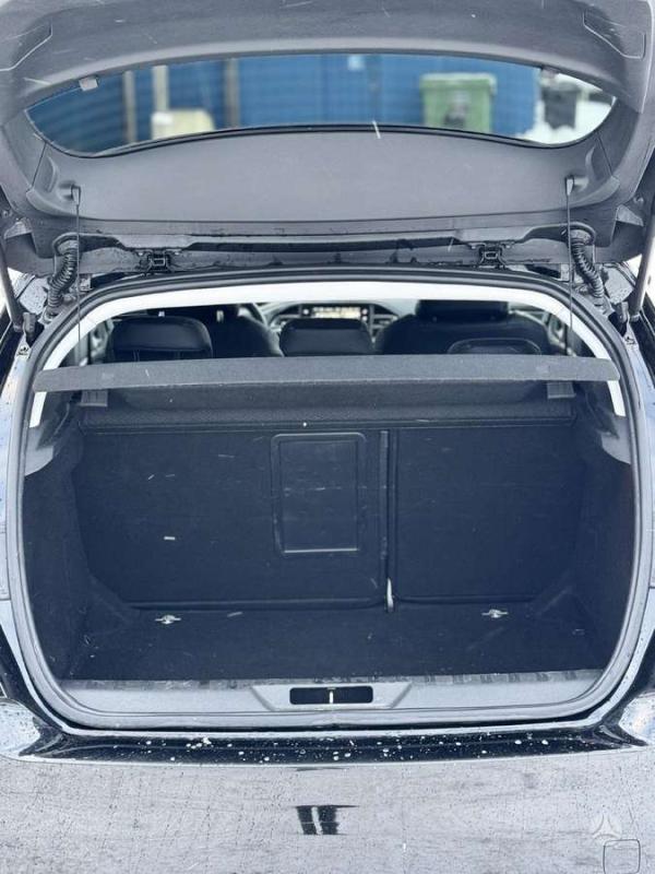 Black Peugeot 308 2016 in Vilnius, with an engine capacity of 1.60 L and mileage of 190 thousand km for 7300 €, photo 11 on AUTOMOTO.COM.LV