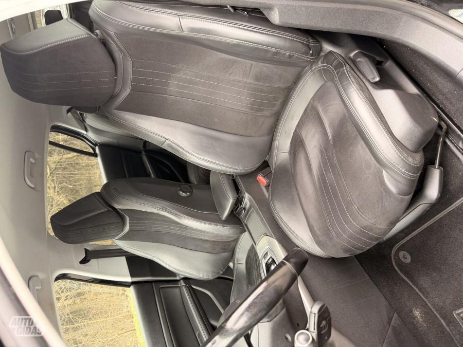 Black Peugeot 308 2016 in Vilnius, with an engine capacity of 1.60 L and mileage of 190 thousand km for 6950 €, photo 11 on AUTOMOTO.COM.LV