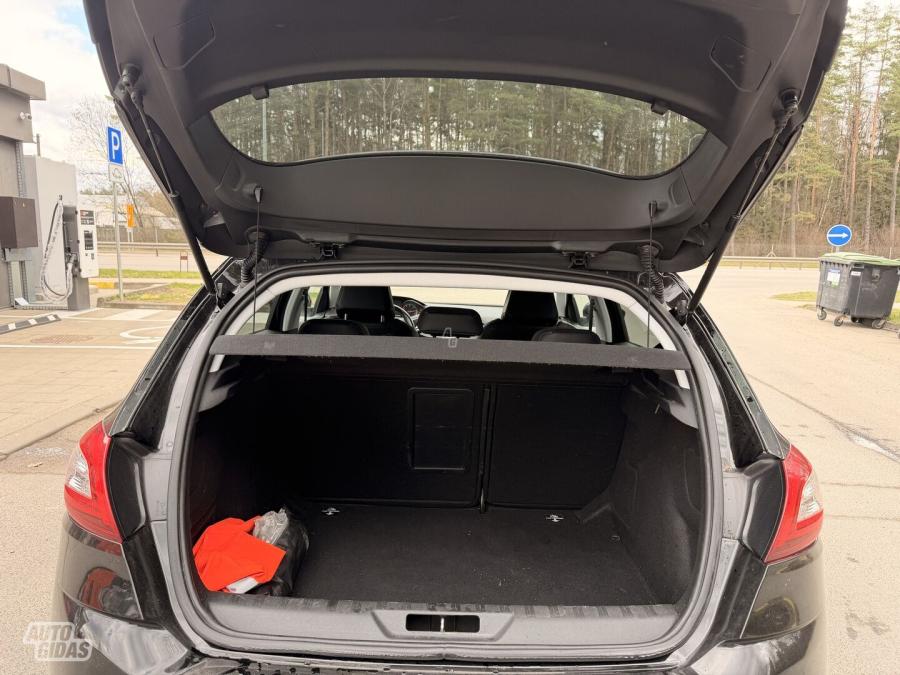 Black Peugeot 308 2016 in Vilnius, with an engine capacity of 1.60 L and mileage of 190 thousand km for 6950 €, photo 13 on AUTOMOTO.COM.LV