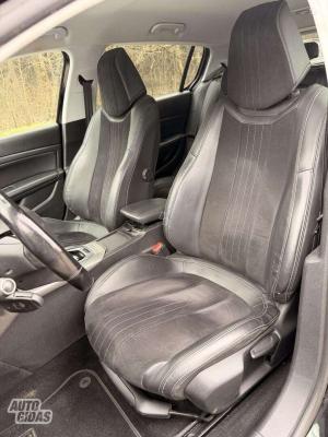 Black Peugeot 308 2016 in Vilnius, with an engine capacity of 1.60 L and mileage of 190 thousand km for 6550 €, photo 10 on AUTOMOTO.COM.LV