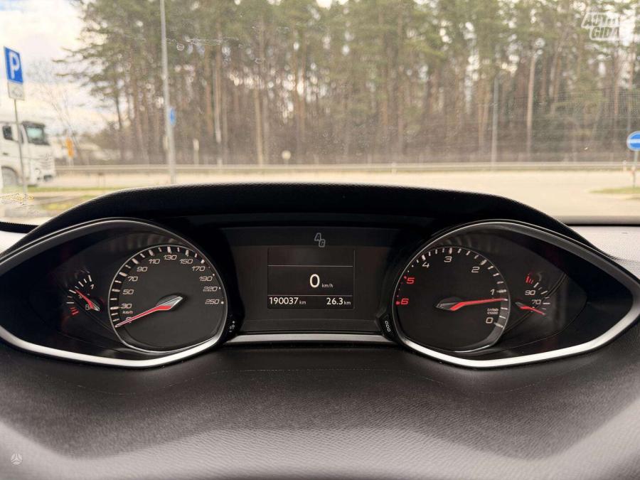 Melns Peugeot 308 2016 Viļņa, ar dzinēja tilpumu 1.60 L un nobraukumu 190 tūkst. km par 6550 €, foto 22 vietnē AUTOMOTO.COM.LV