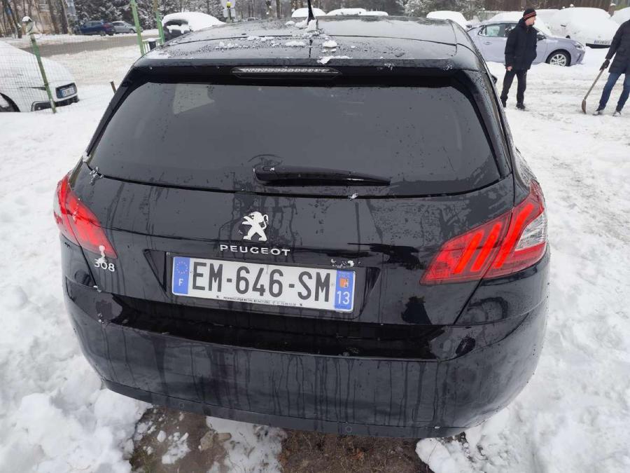 Black Peugeot 308 2017 in Taurage, with an engine capacity of 1.20 L and mileage of 95 thousand km for 6200 €, photo 6 on AUTOMOTO.COM.LV