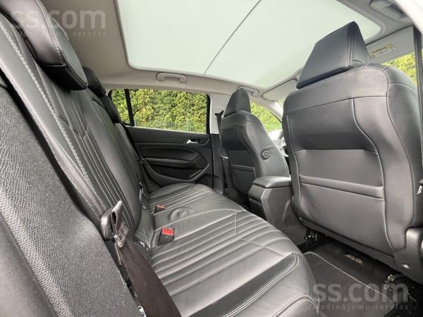 Black Peugeot 308 2017 in Jelgava, with an engine capacity of 1.20 L and mileage of 169 thousand km for 7990 €, photo 9 on AUTOMOTO.COM.LV