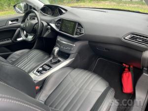 Melns Peugeot 308 2017 Jelgava, ar dzinēja tilpumu 1.20 L un nobraukumu 169 tūkst. km par 7990 €, foto 11 vietnē AUTOMOTO.COM.LV