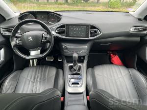 Melns Peugeot 308 2017 Jelgava, ar dzinēja tilpumu 1.20 L un nobraukumu 169 tūkst. km par 7990 €, foto 12 vietnē AUTOMOTO.COM.LV
