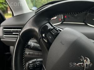 Melns Peugeot 308 2017 Jelgava, ar dzinēja tilpumu 1.20 L un nobraukumu 169 tūkst. km par 7990 €, foto 16 vietnē AUTOMOTO.COM.LV