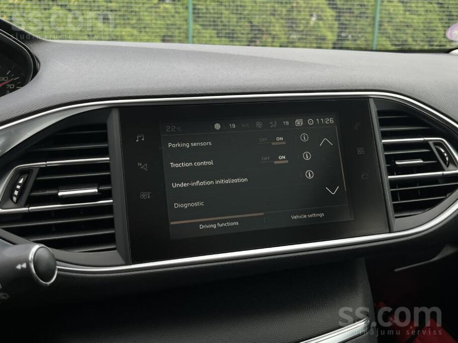 Melns Peugeot 308 2017 Jelgava, ar dzinēja tilpumu 1.20 L un nobraukumu 169 tūkst. km par 7990 €, foto 20 vietnē AUTOMOTO.COM.LV