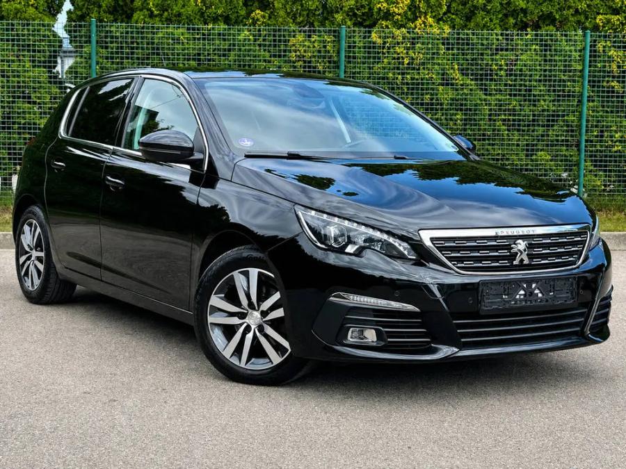 Black Peugeot 308 2017 in Jelgava, with an engine capacity of 1.20 L and mileage of 169 thousand km for 7990 €, photo 4 on AUTOMOTO.COM.LV