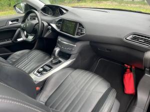 Black Peugeot 308 2017 in Jelgava, with an engine capacity of 1.20 L and mileage of 169 thousand km for 7990 €, photo 11 on AUTOMOTO.COM.LV