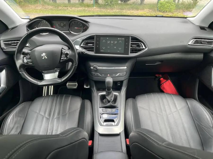 Black Peugeot 308 2017 in Jelgava, with an engine capacity of 1.20 L and mileage of 169 thousand km for 7990 €, photo 12 on AUTOMOTO.COM.LV