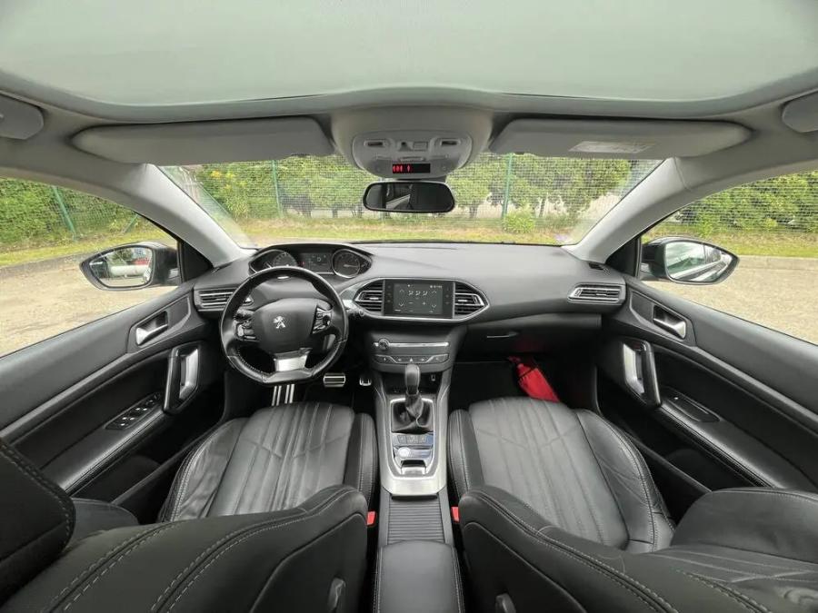 Black Peugeot 308 2017 in Jelgava, with an engine capacity of 1.20 L and mileage of 169 thousand km for 7990 €, photo 13 on AUTOMOTO.COM.LV