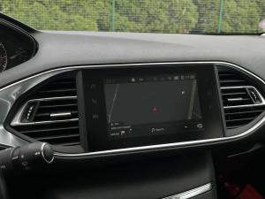 Black Peugeot 308 2017 in Jelgava, with an engine capacity of 1.20 L and mileage of 169 thousand km for 7990 €, photo 19 on AUTOMOTO.COM.LV