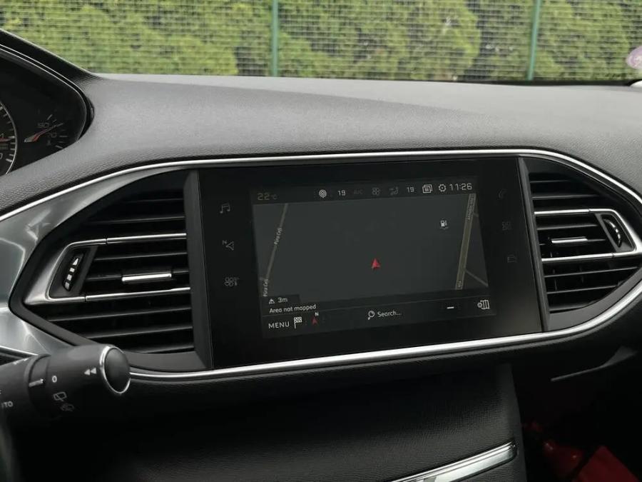 Black Peugeot 308 2017 in Jelgava, with an engine capacity of 1.20 L and mileage of 169 thousand km for 7990 €, photo 19 on AUTOMOTO.COM.LV