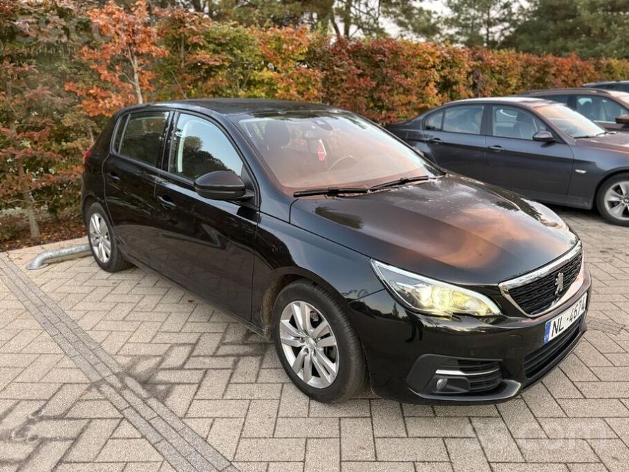 Black Peugeot 308 2018 in Riga, with an engine capacity of 1.50 L and mileage of 126 thousand km for 9250 €, photo 4 on AUTOMOTO.COM.LV