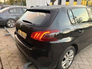 Black Peugeot 308 2018 in Riga, with an engine capacity of 1.50 L and mileage of 126 thousand km for 9250 €, photo 5 on AUTOMOTO.COM.LV