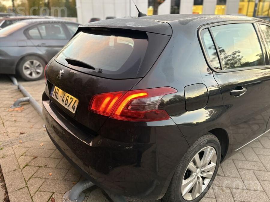 Black Peugeot 308 2018 in Riga, with an engine capacity of 1.50 L and mileage of 126 thousand km for 9250 €, photo 5 on AUTOMOTO.COM.LV