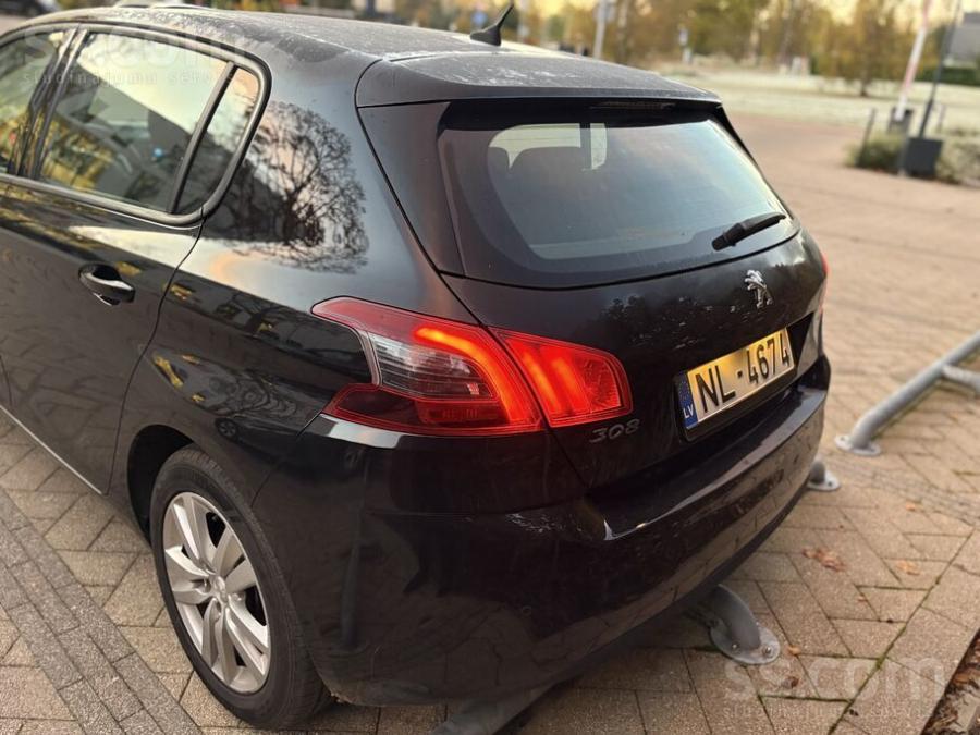 Black Peugeot 308 2018 in Riga, with an engine capacity of 1.50 L and mileage of 126 thousand km for 9250 €, photo 6 on AUTOMOTO.COM.LV