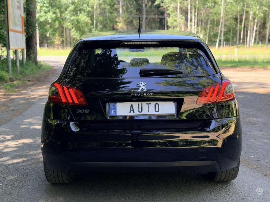 Black Peugeot 308 2018 in Taurage, with an engine capacity of 1.20 L and mileage of 108 thousand km for 7499 €, photo 11 on AUTOMOTO.COM.LV